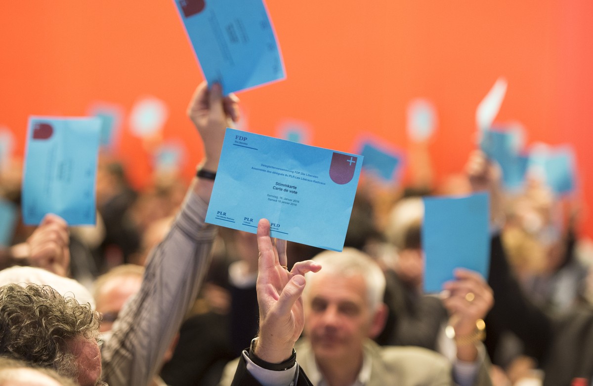 FDP schmettert Durchsetzungs-Initiative der SVP ab
