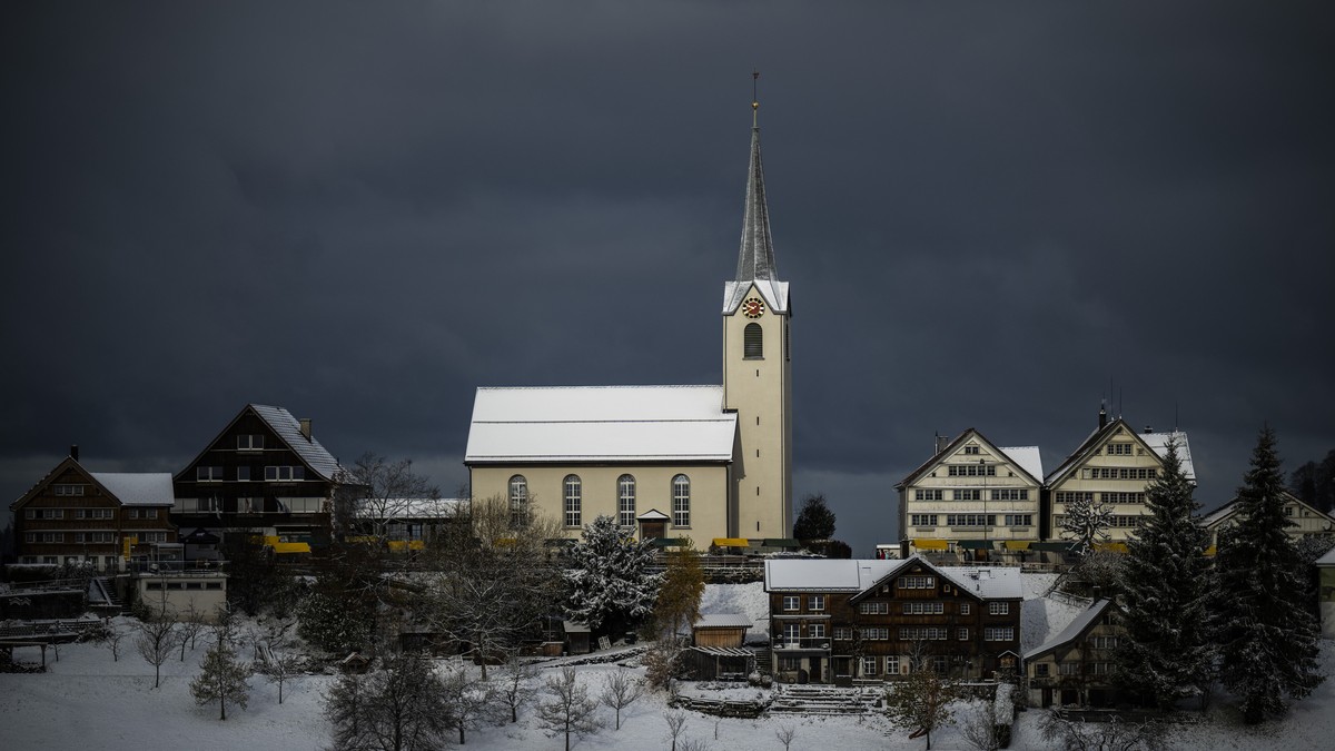 Nach Missbrauchsskandal: Katholischer Kirche laufen die Mitglieder davon
