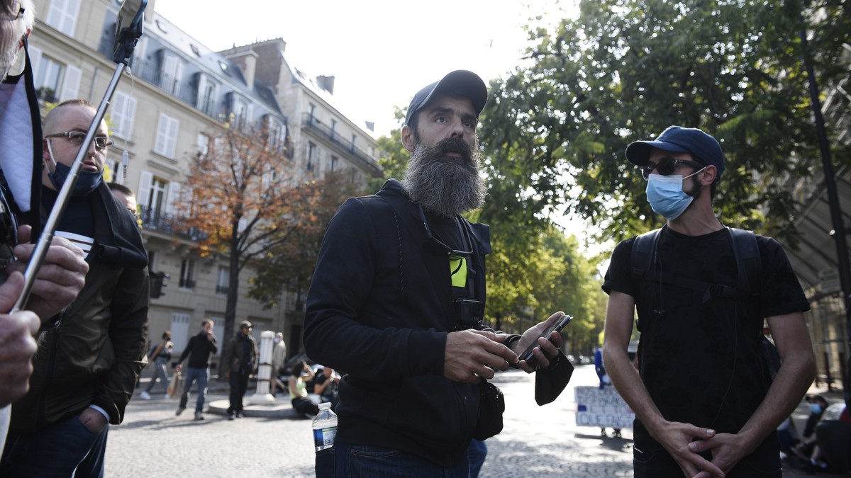 Dutzende Festnahmen bei Gelbwesten-Protest in Paris Dutzende Festnahmen bei Gelbwesten-Protest in Paris