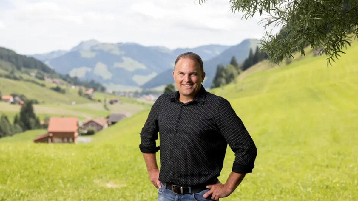 SVP-Präsident Marcel Dettling möchte Partei rechtsbürgerlich positionien